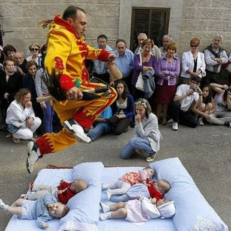 The Spanish Baby Jumping Festival of El Colacho | Amusing Planet